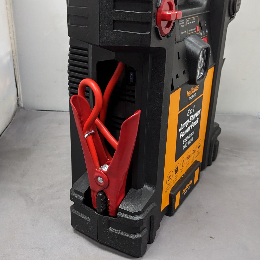 Pre-owned Halfords 6 in 1 jump starter power pack - Own4Less